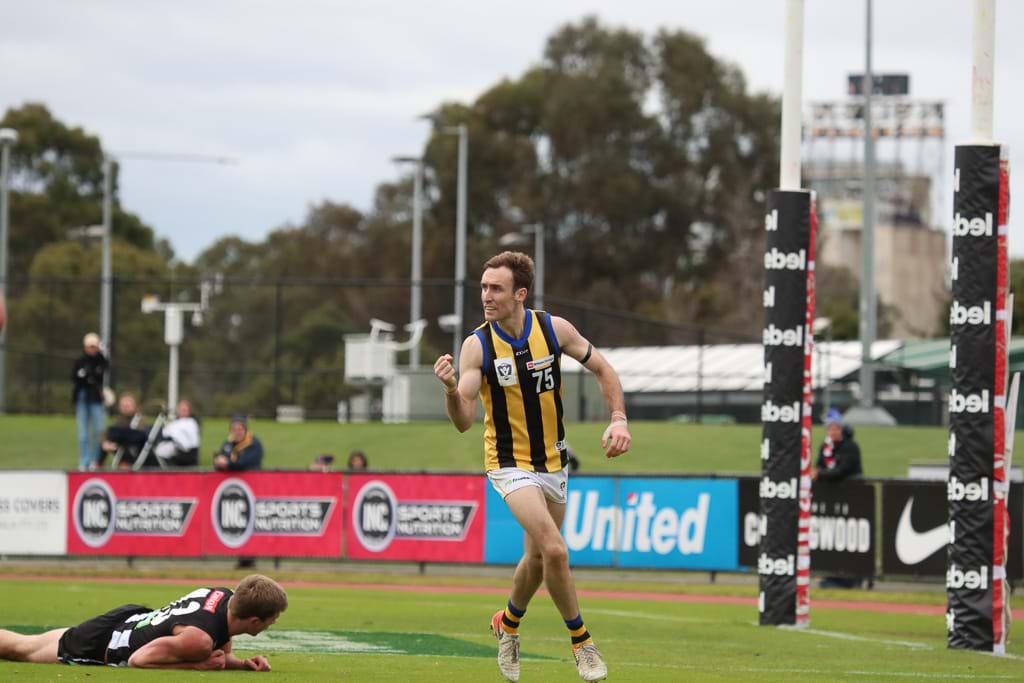 Two more Zebras re-sign